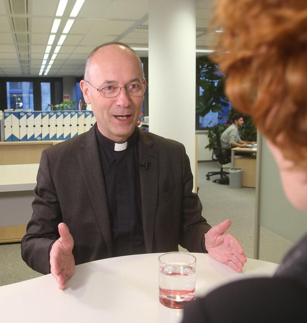 Dompfarrer Toni Faber: "Bei 'Stille Nacht' bebt der Dom" | Kurier