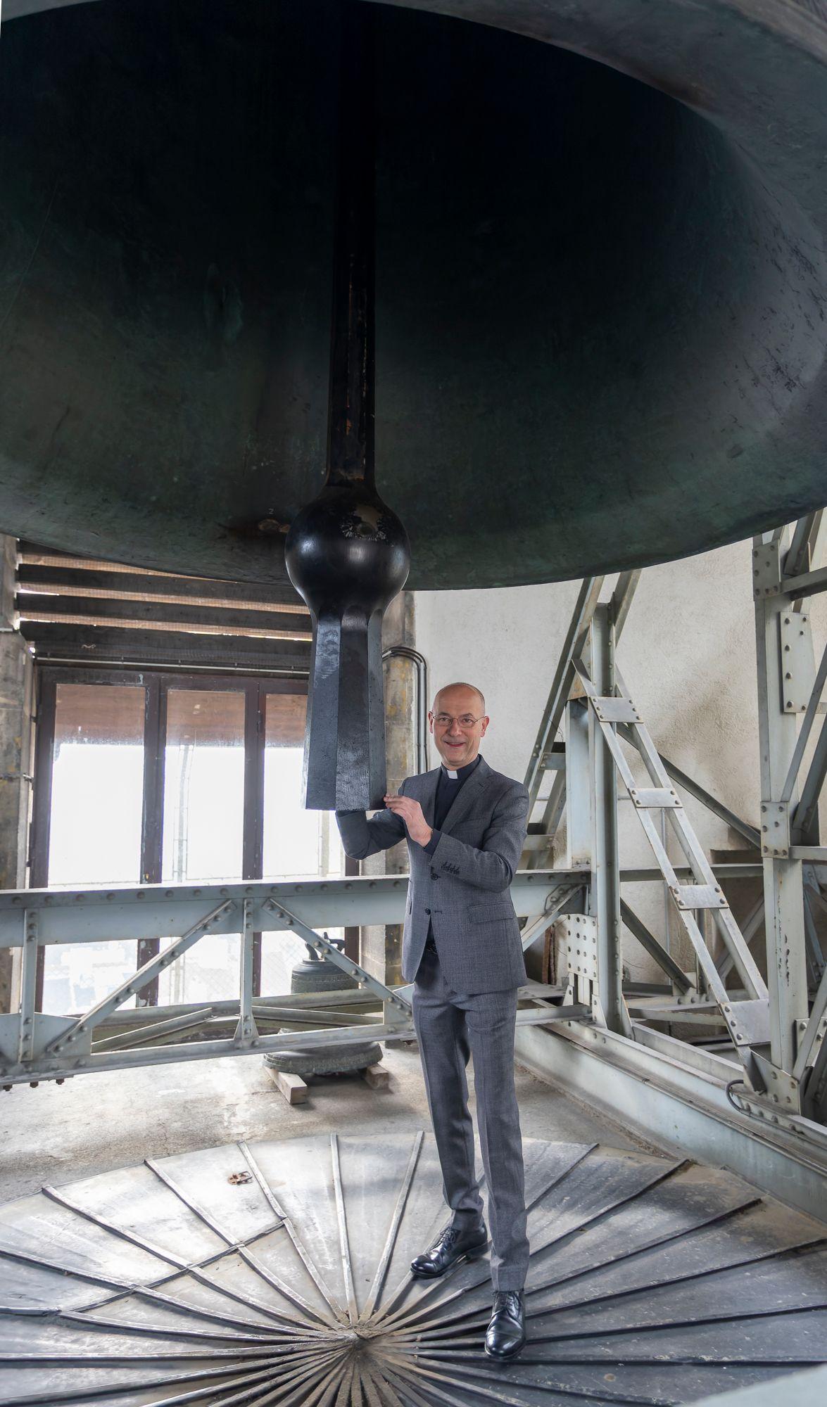 Neue Pummerin läutet seit 70 Jahren im Stephansdom | Kurier