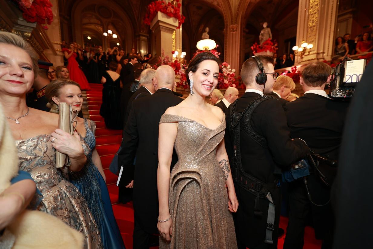 Best Dressed Wiener Opernball 2024: Bilder der Kleider und alle Promis ...