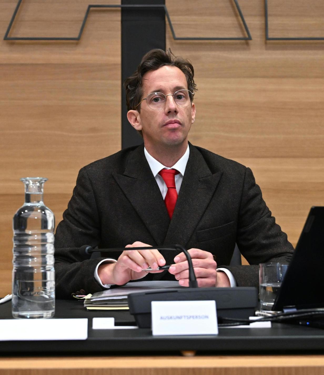 Engster Vertrauter von FPÖ-Chef Kickl: Wer ist Reinhard Teufel? | Kurier