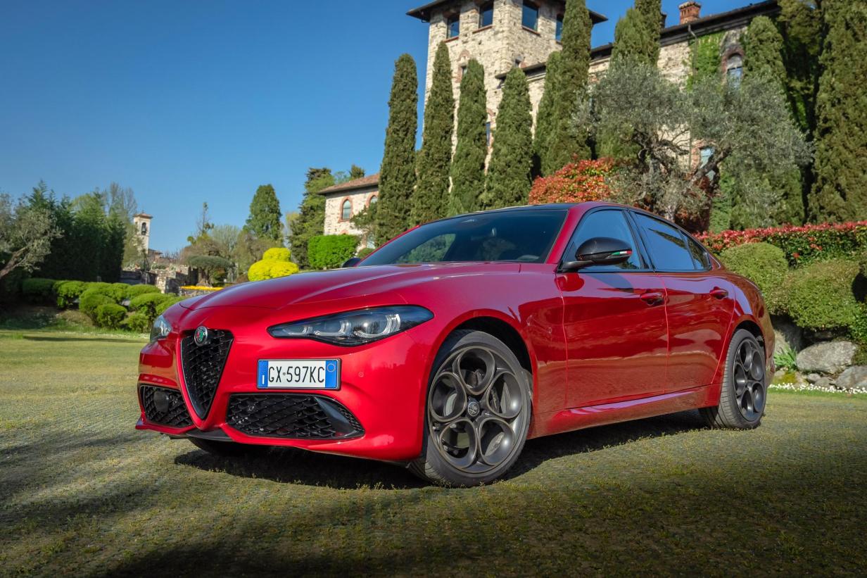 Neuer Sonderserie bei Alfa Romeo: Alle Modelle als Intensa zu haben ...