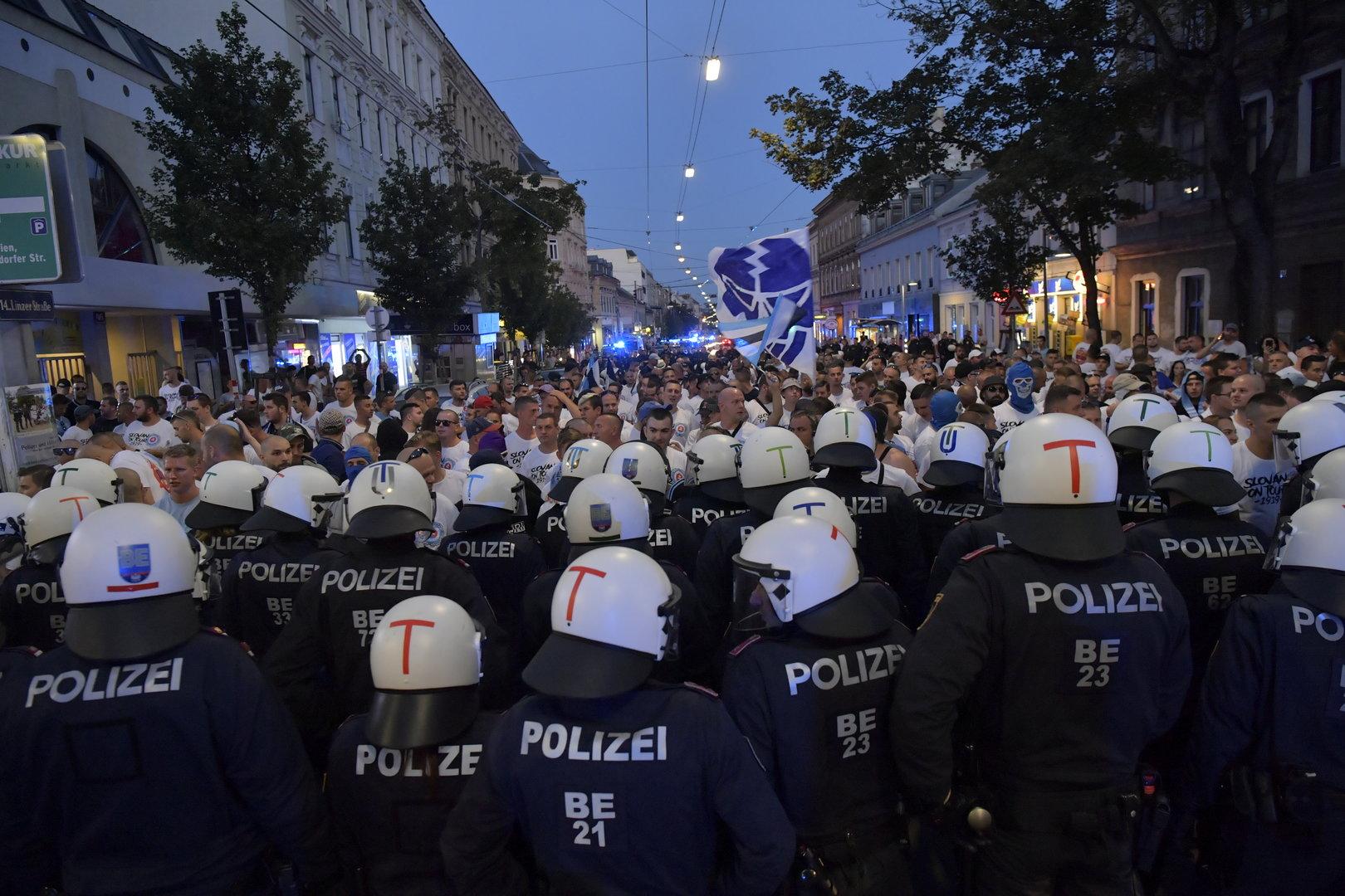 Hochrisikospiel Rapid: Slovan-Fans sorgten für Chaos | Kurier