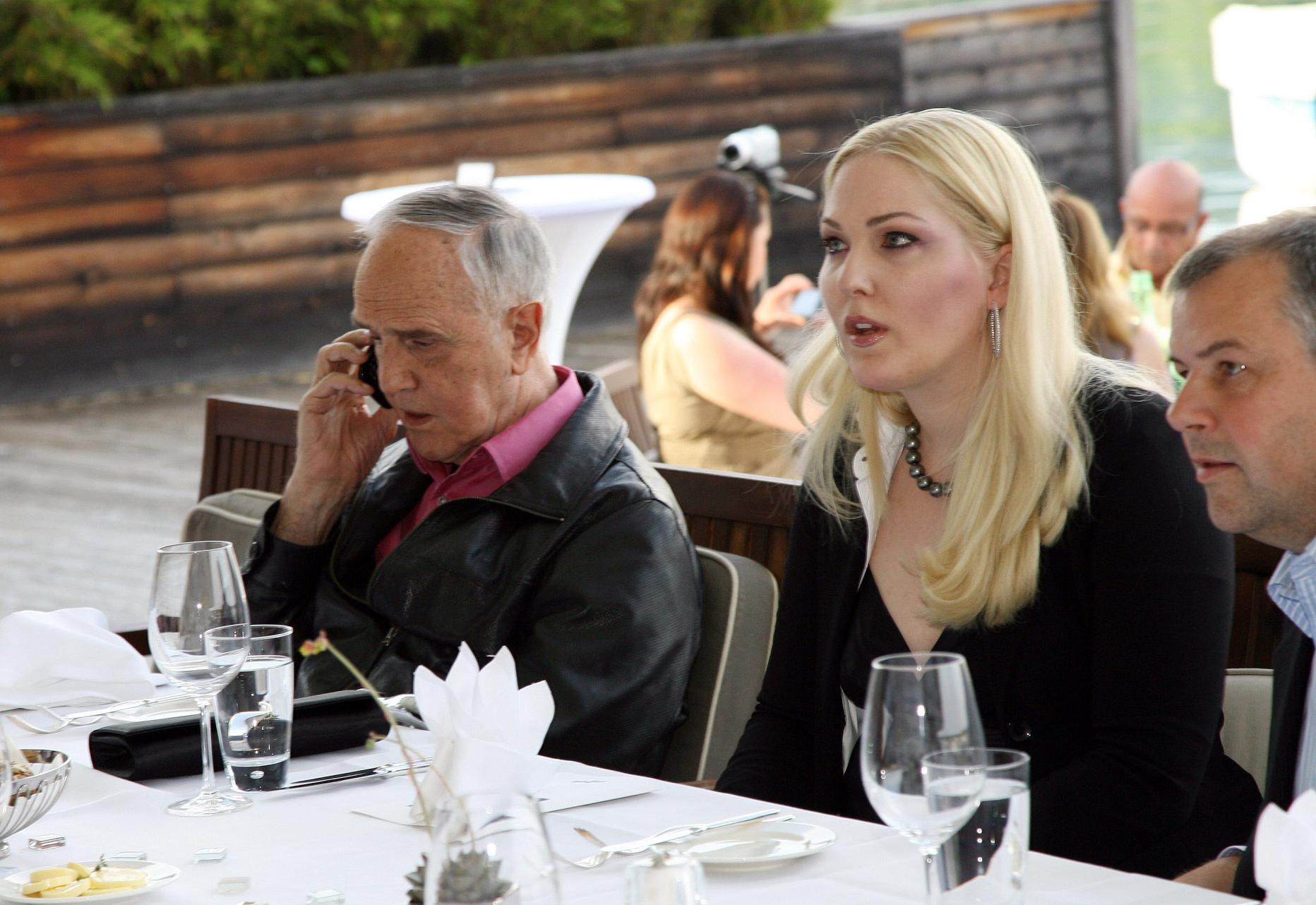 Rosenkrieg: Helga Glock punktet gegen Ex-Mann | kurier.at