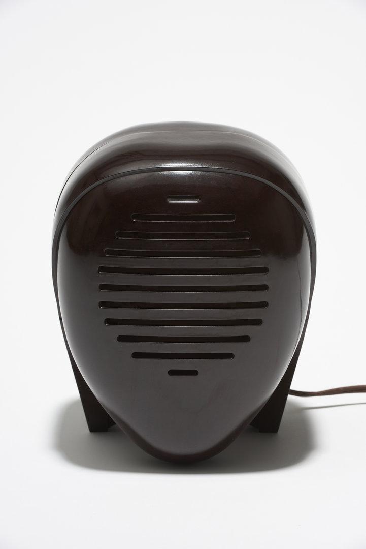 Bakelit: Die Kulturgeschichte eines Gesamtkunststoffs | Kurier