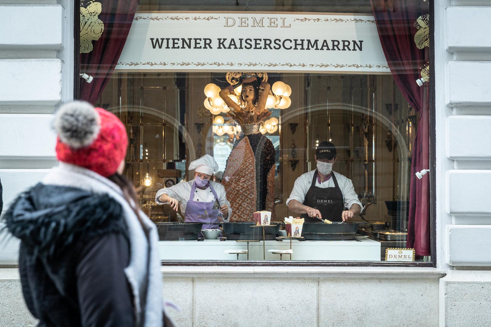 Das Demel-Schaufenster als süßestes Theater Wiens | Kurier
