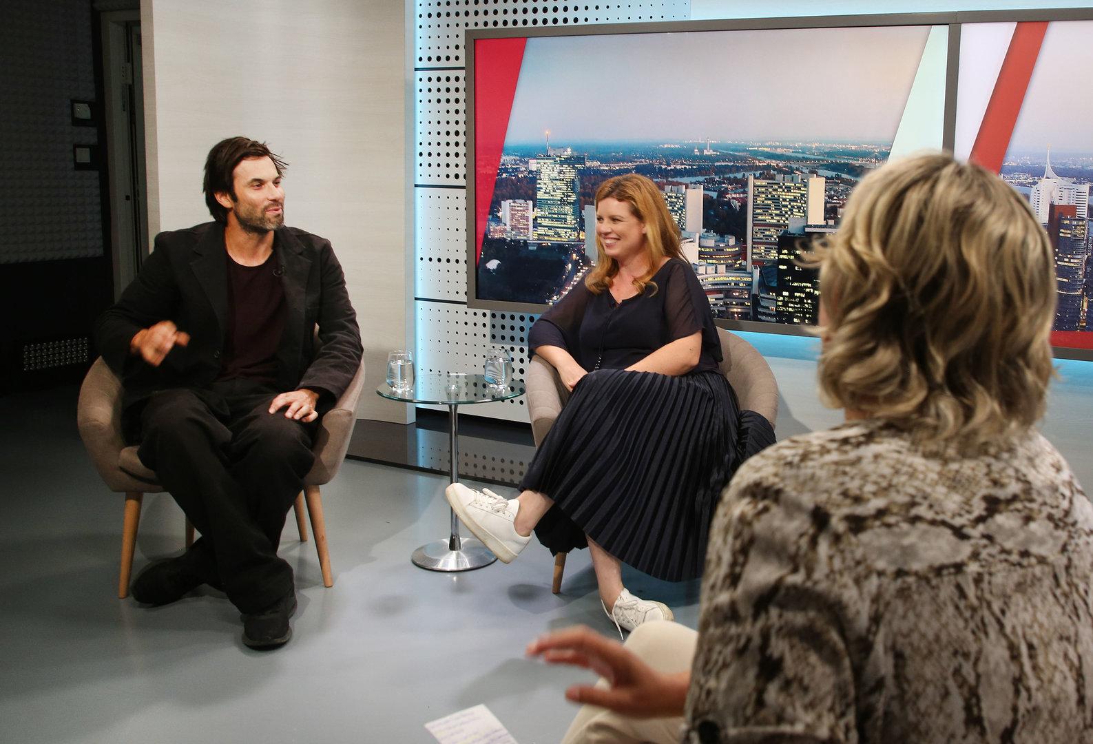 Max Simonischek und Simone Kopmajer verschreiben sich der Liebe | Kurier