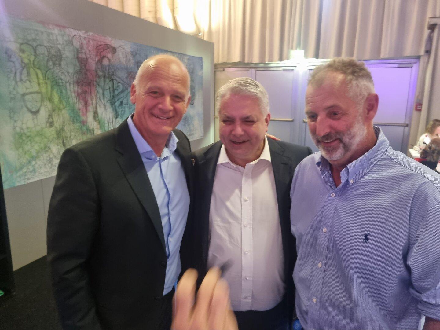 Warum Erste-CEO Peter Bosek nur mit dem Handy zahlt und Cyberattacken ...