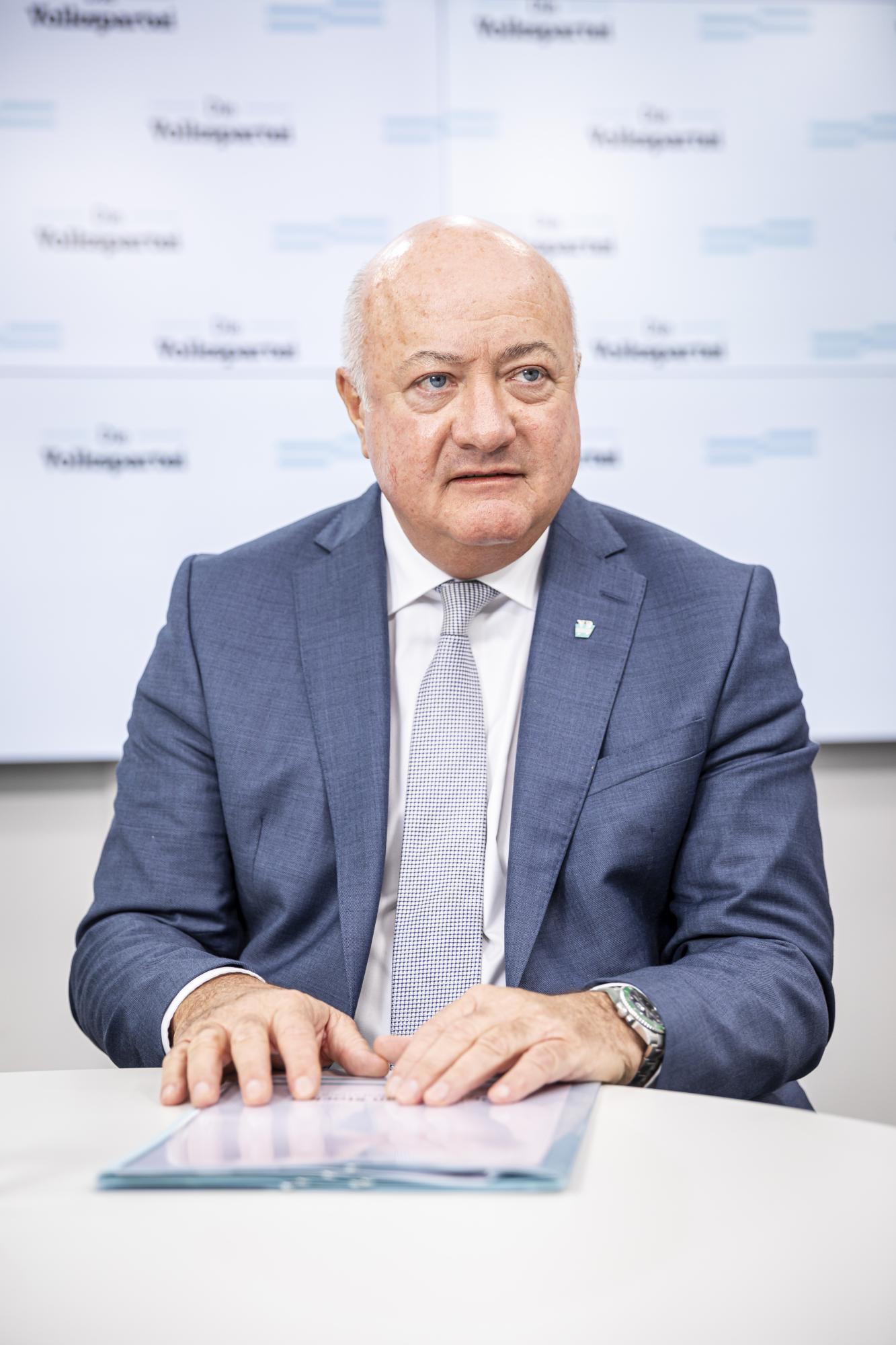 ÖVP-Chef Christian Stocker: "Meine Reputation hat eine Delle bekommen ...