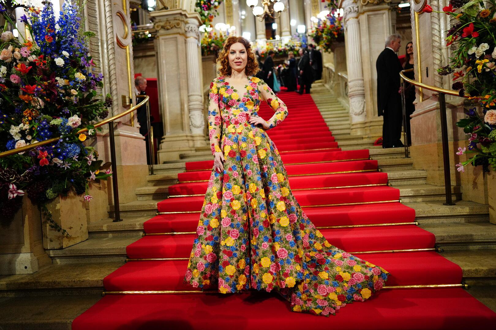 Opernball: Die schönsten Fotos der Stars und Outfits - und einige Mode ...