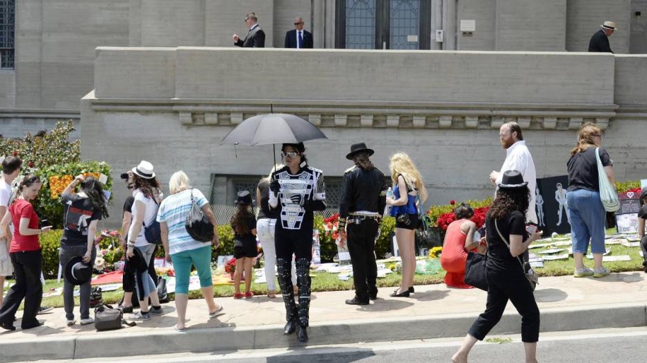 15.000 besuchten Grab von Michael Jackson