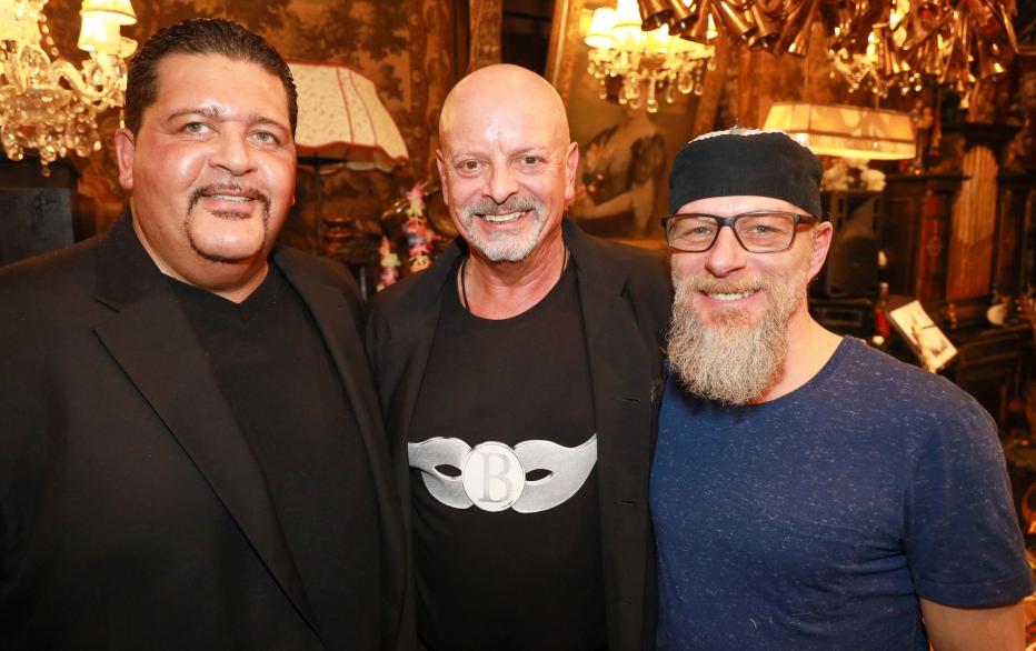 So sieht Songcontest-Teilnehmer Thomas Forstner nicht mehr aus | Kurier