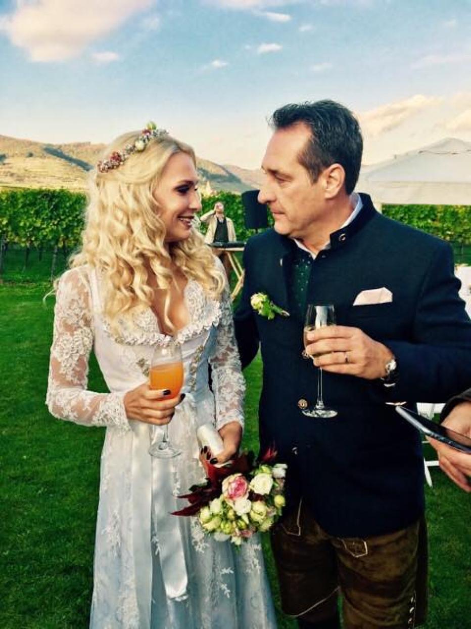 HC Strache zeigt Hochzeitsfotos | Kurier