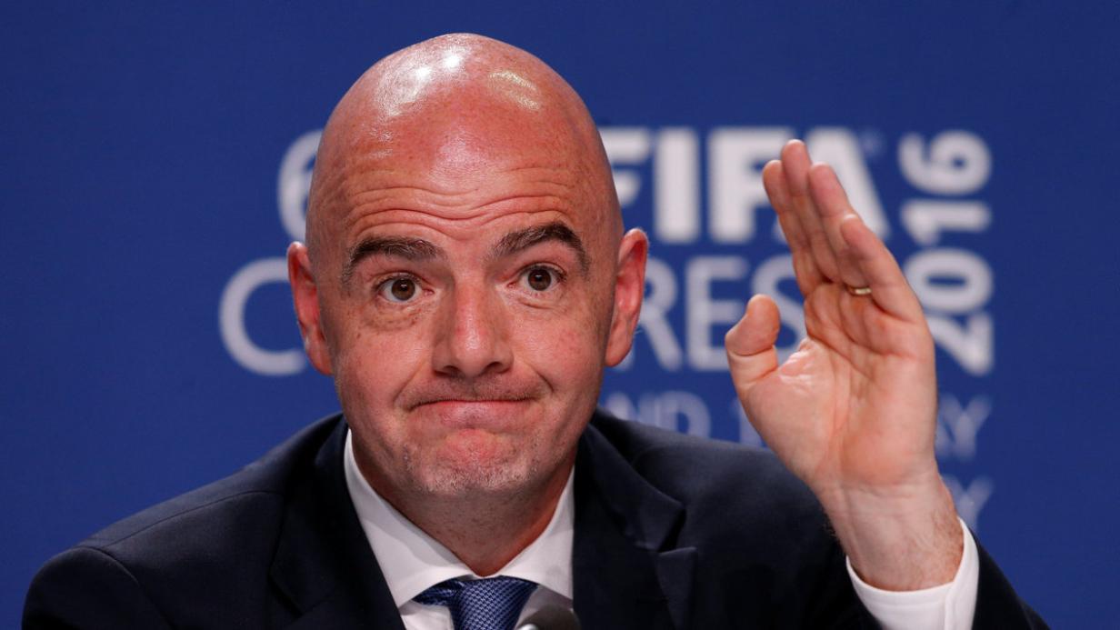 Der neue FIFA-Boss gerät unter Beschuss