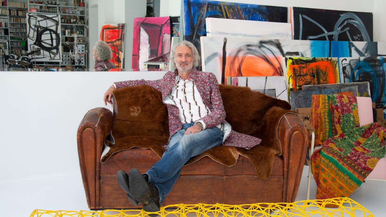 Jonathan Berkh: Dieser Künstler veredelt altes Gewand | Kurier