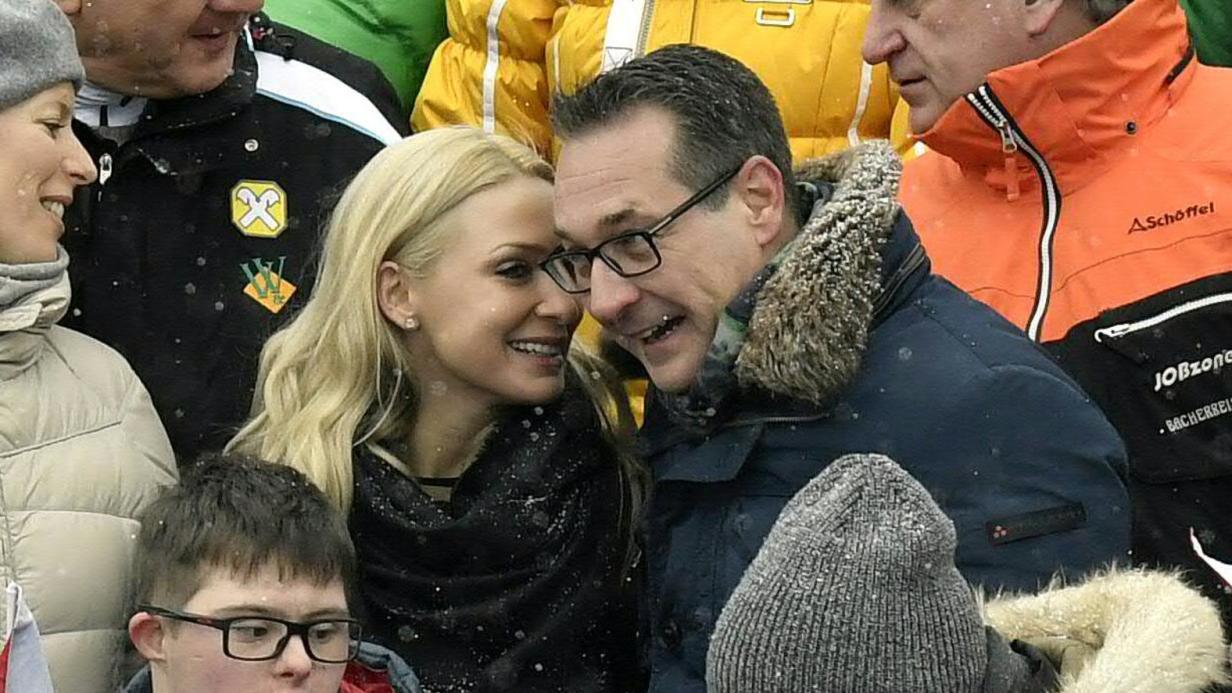 Babynews: Philippa Strache brachte Buben zur Welt | Kurier