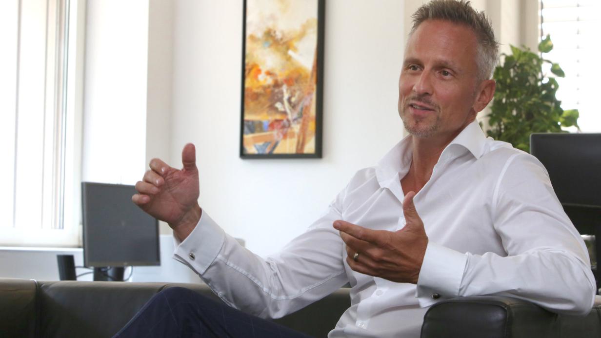 Anadi-Chef: „Eine Bank muss so einfach sein wie ein Kaffee-Automat ...