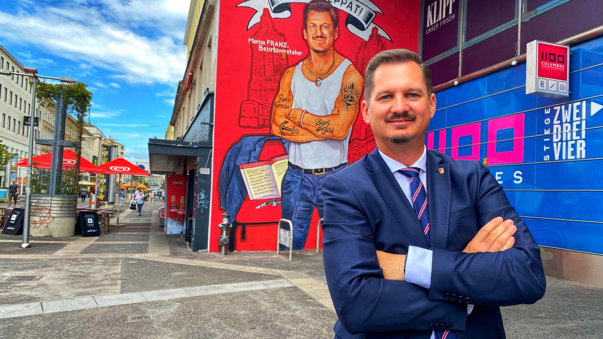 Favoritens Bezirksvorsteher als "Mundl"-Graffito am Columbusplatz