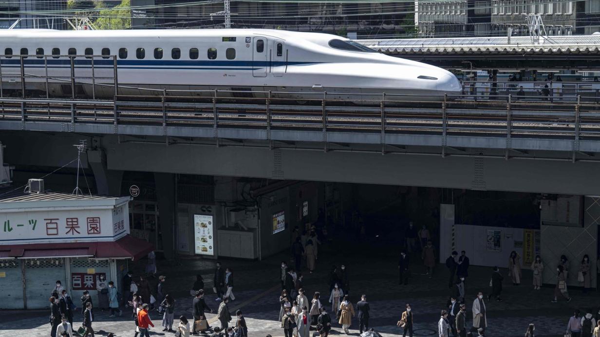 "Bullett Train": Das Buch hinter dem Action-Thriller mit Brad Pitt | Kurier