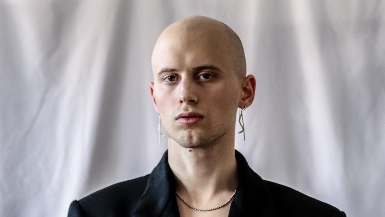 Zwischen griechischen Mythen, Keramik und Chaos: Ein Modedesigner ...