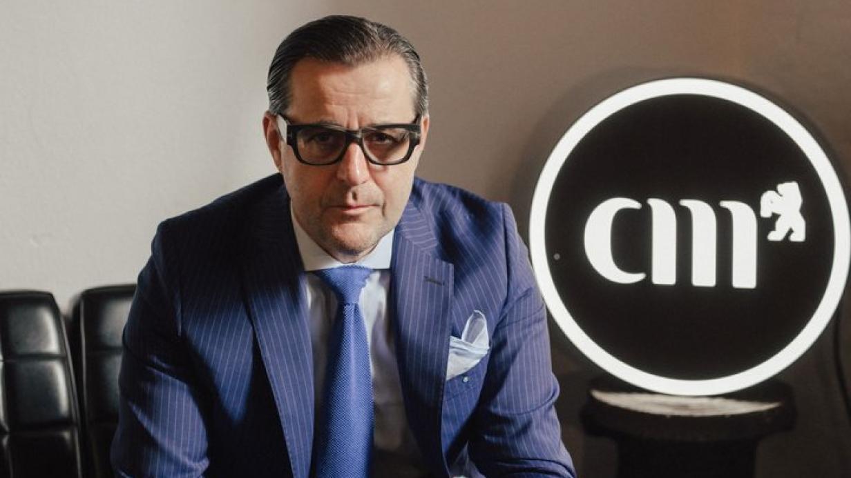 Chris Müller: „Richtige Fragen unterscheiden uns von der KI“ | Kurier