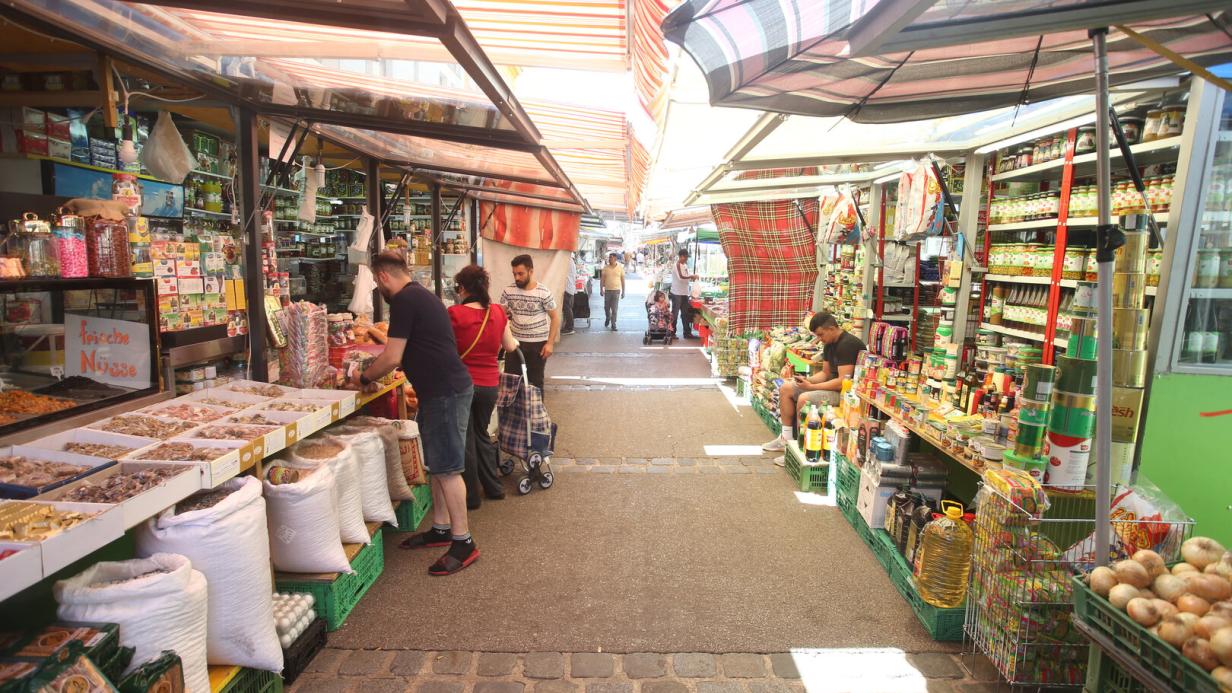 Neos fordern längere Öffnungszeiten für Lokale am Yppenplatz