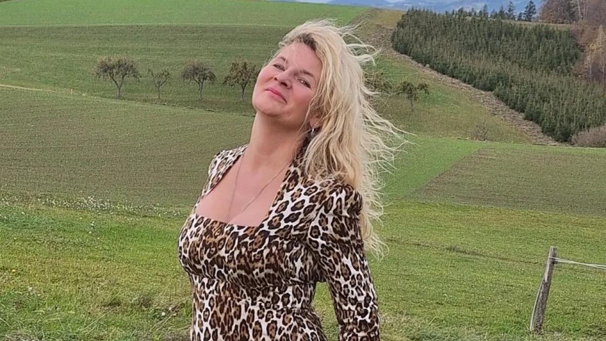 Fristlose Entlassung von "Orgasmus-Päpstin" vor Arbeitsgericht | Kurier