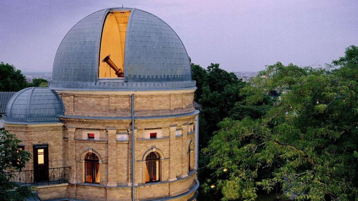 Weltgrößtes Heliometer auf der Kuffner Sternwarte funktioniert wieder ...