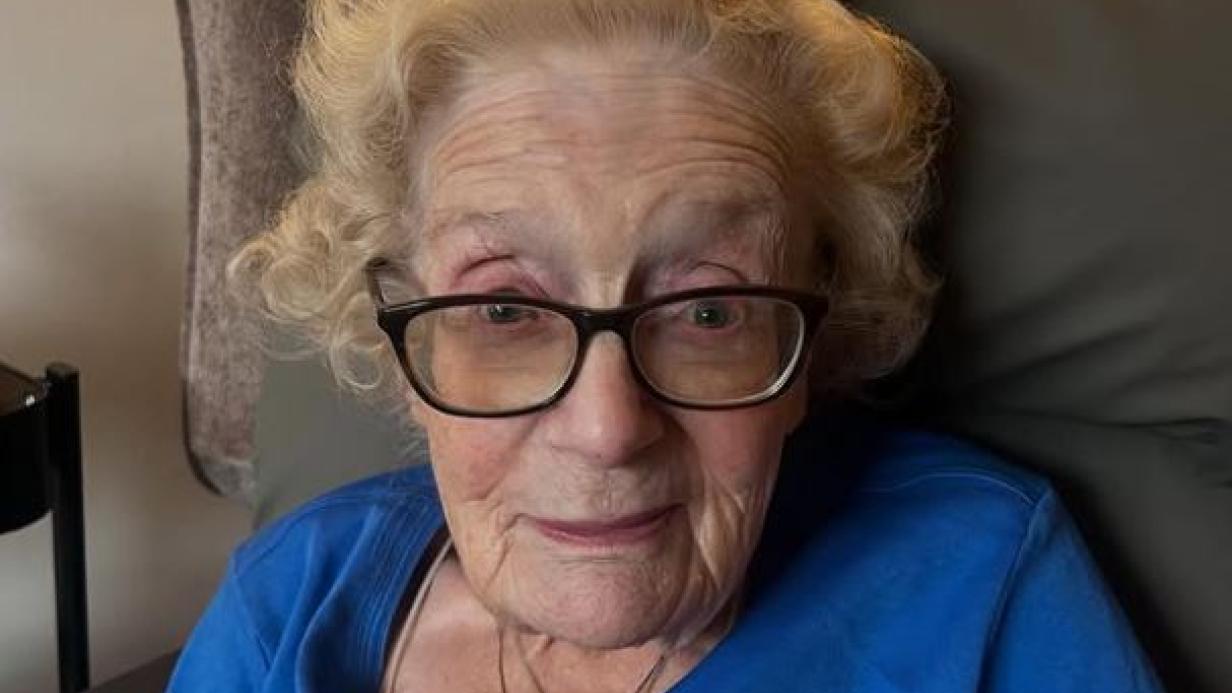 TikTok-Star ( 91) ist tot: Fans trauern um Oma Norma