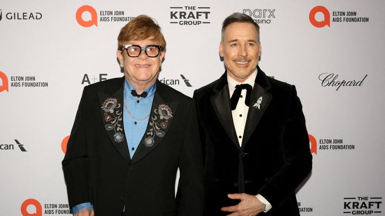 Elton John: Ehemann David Furnish postet Bilder von Skitrip mit Söhnen ...