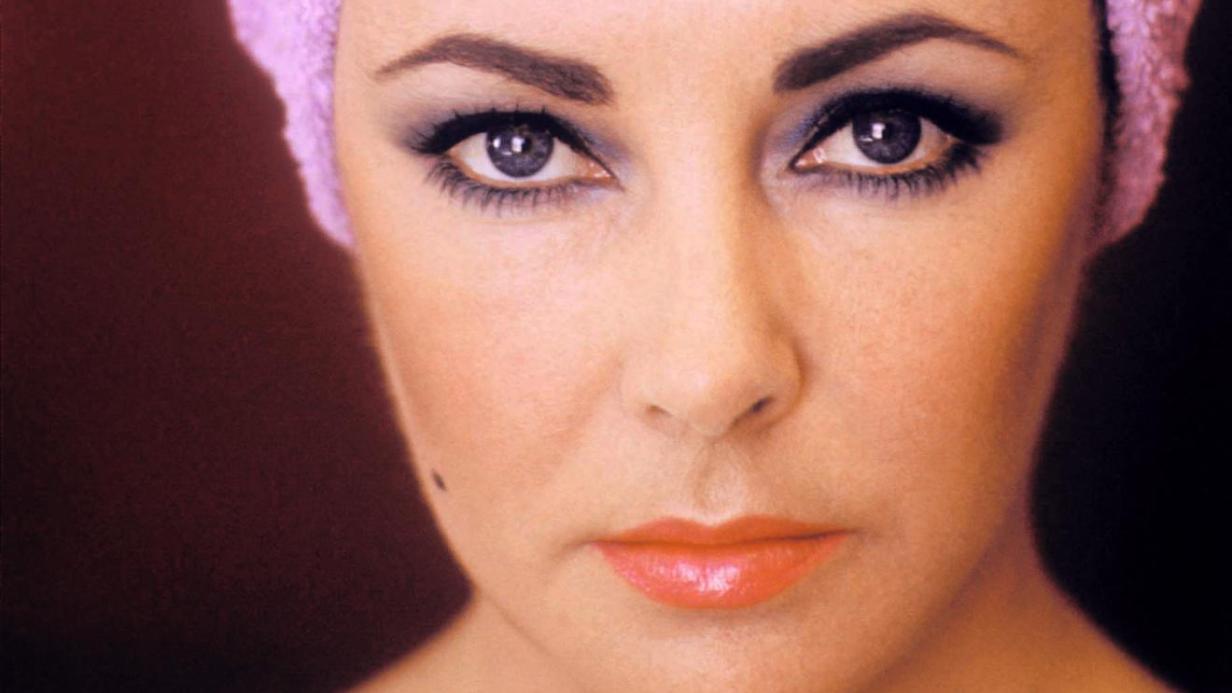 15. Todestag: Das Geheimnis von Elizabeth Taylors violetten Augen | Kurier