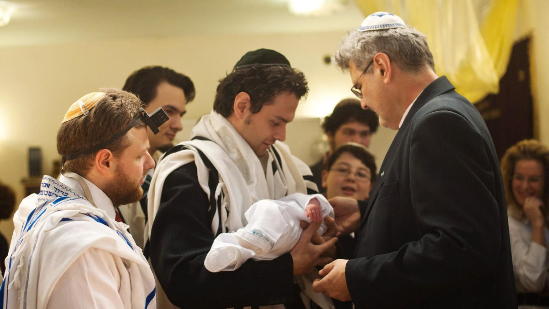 Rituelle Beschneidungen auch in Österreich | Kurier