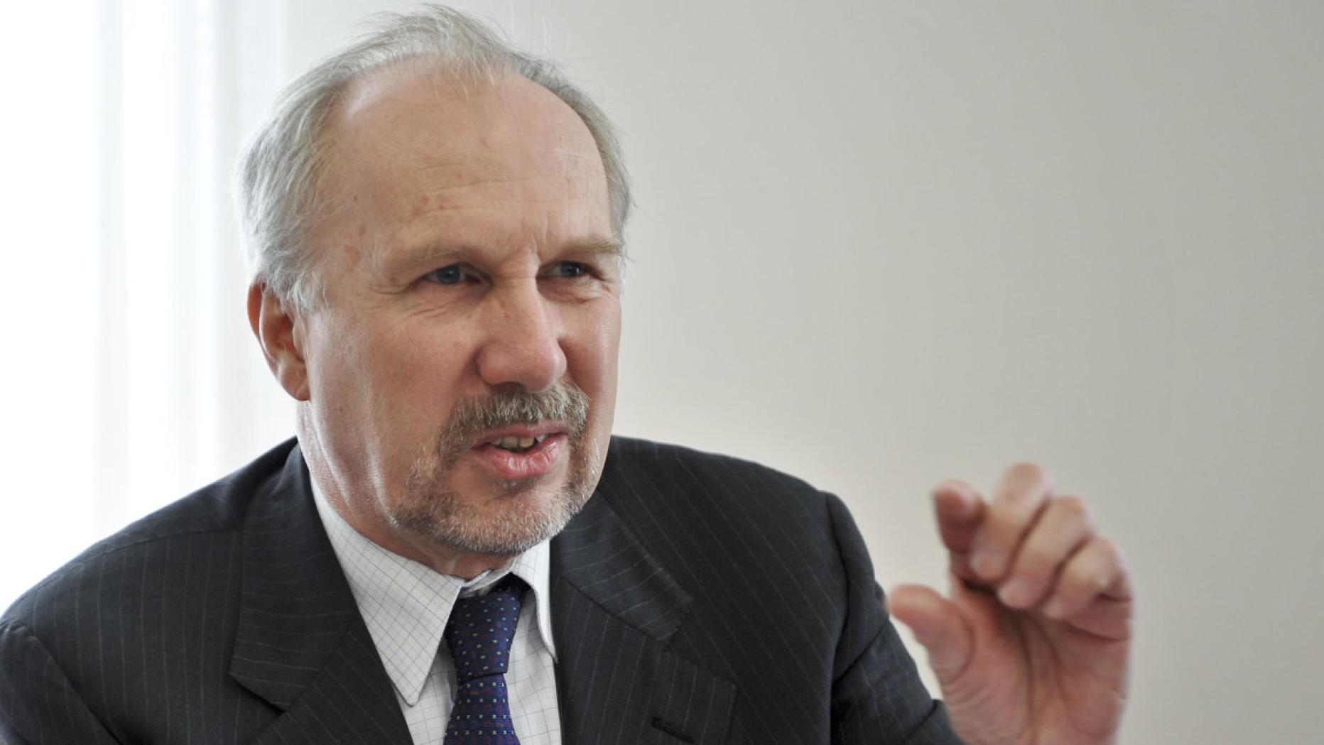 Nowotny: "Filialdichte immer noch zu hoch" | Kurier