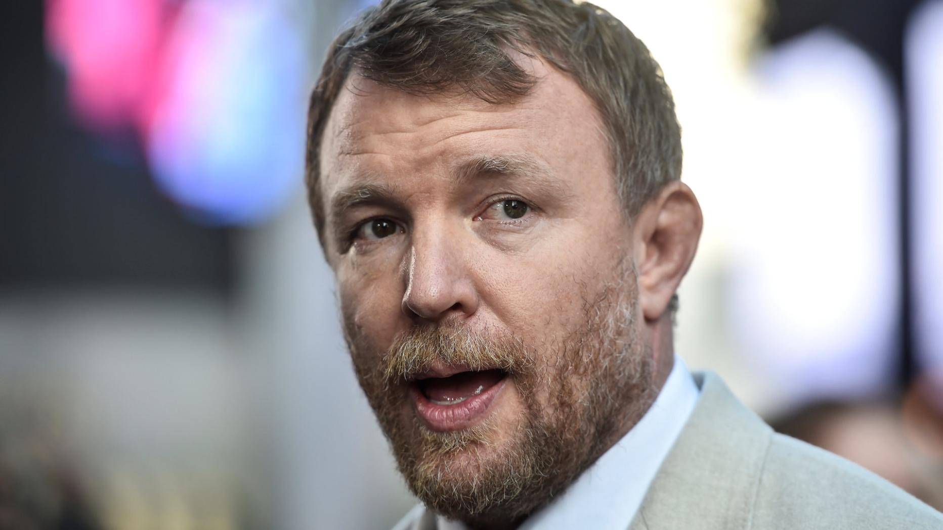 Guy Ritchie: "Charlie hat mich mit seiner smarten Art überzeugt" | Kurier