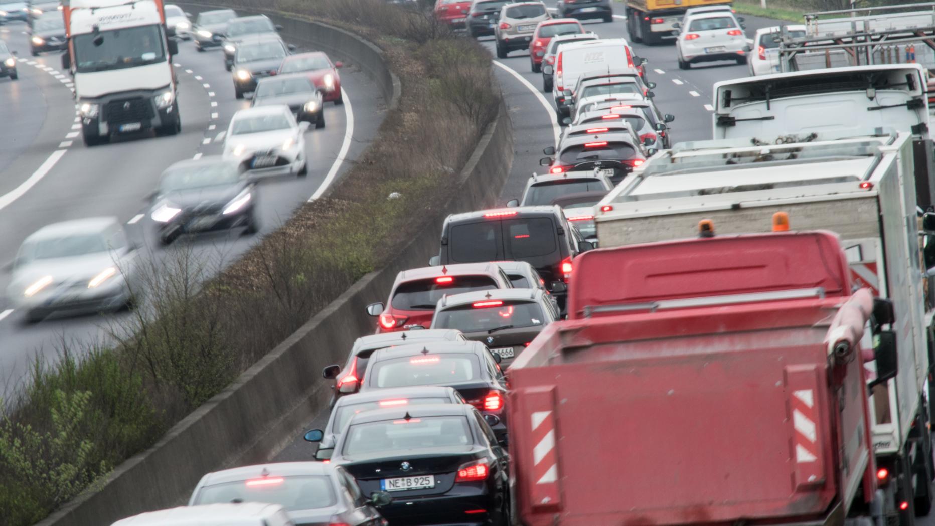 Wieder Stau nach Lkw-Unfall auf der oö. Westautobahn