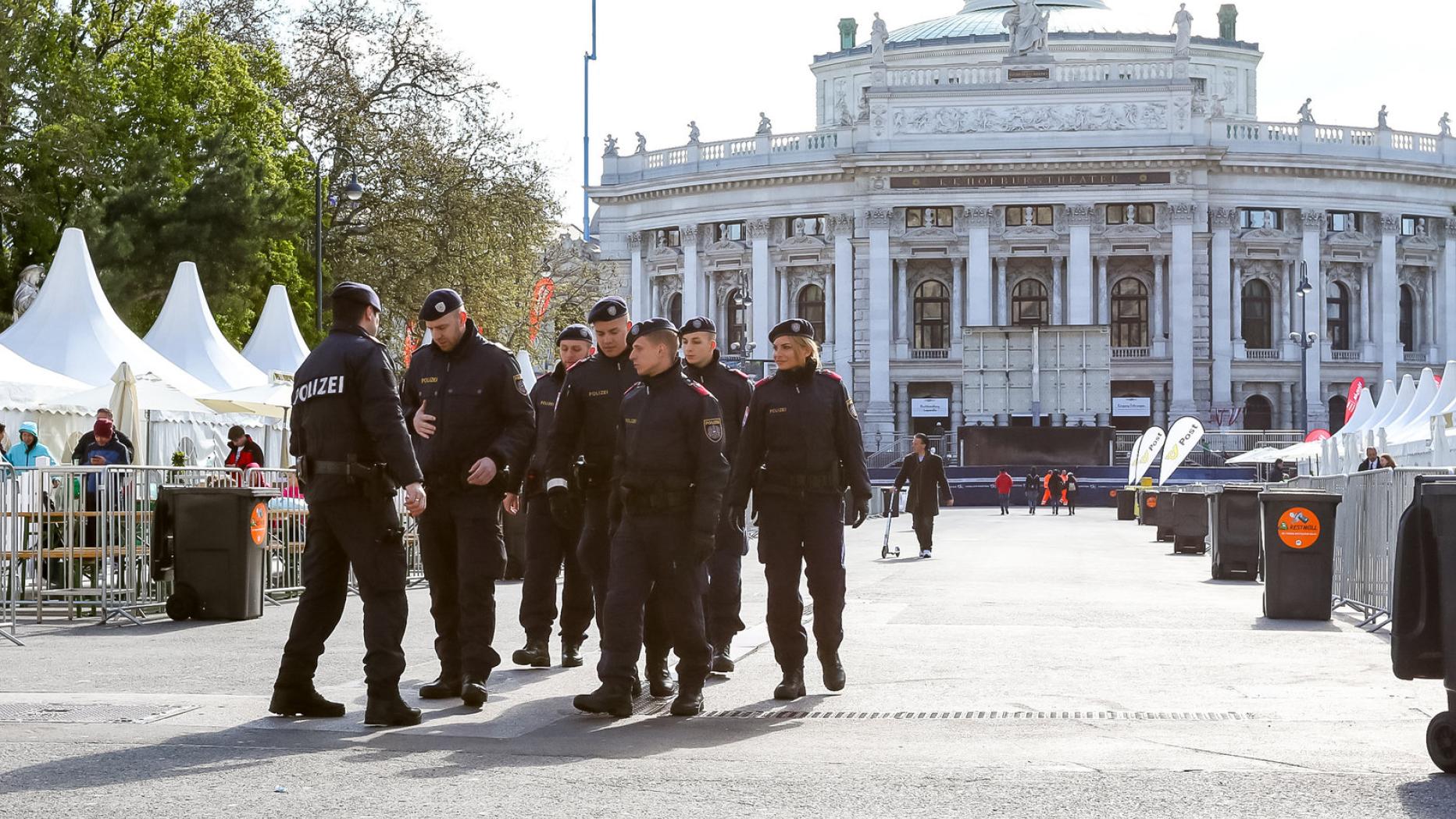Vienna City Marathon: 400 Polizisten und 500 Ordner im Einsatz Vienna City Marathon: 400 Polizisten und 500 Ordner im Einsatz