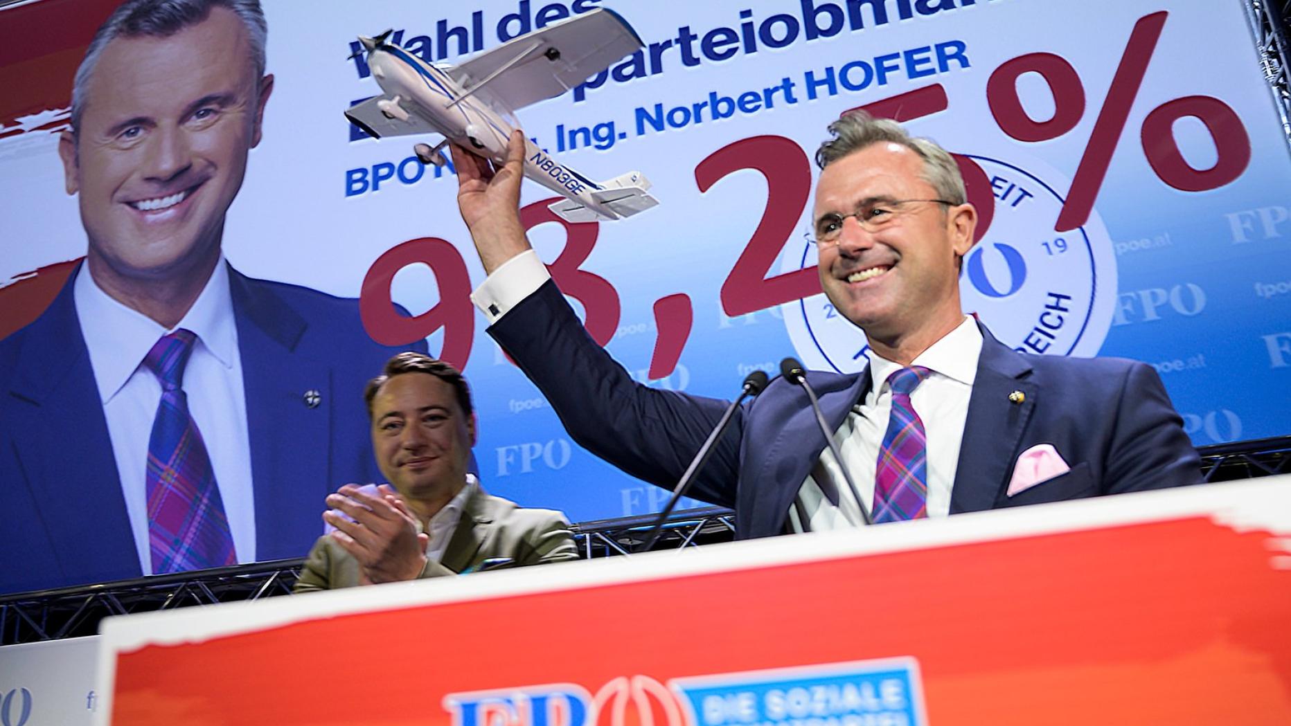 FPÖ-Parteitag: 98,25 Prozent für Hofer - Kickl rechnet mit ÖVP ab | Kurier