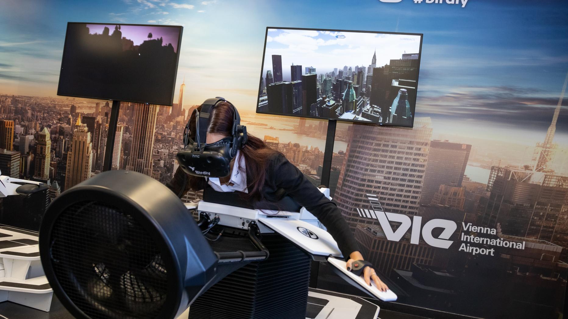 Neue Attraktion auf Flughafen Wien: "Birdly" erfüllt Traum vom Fliegen ...