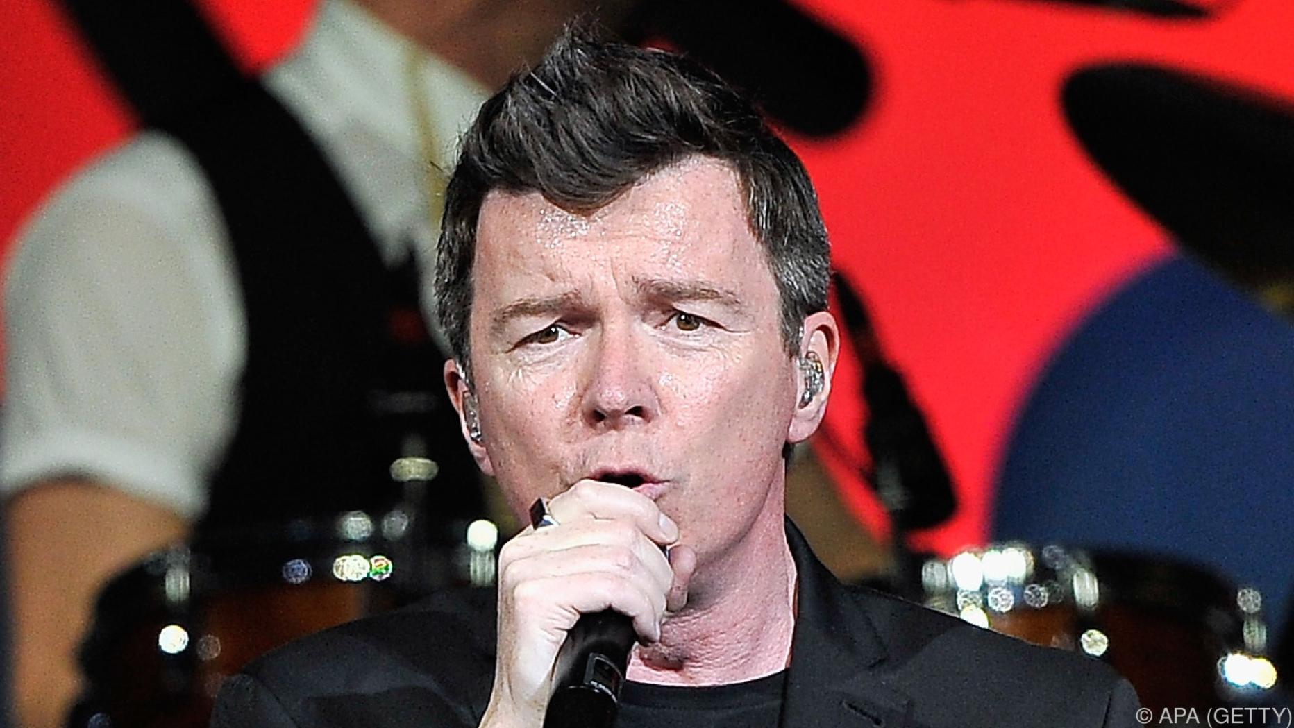 Rick Astley feiert 60. Geburtstag: Der Popstar, der nie aufgibt | Kurier