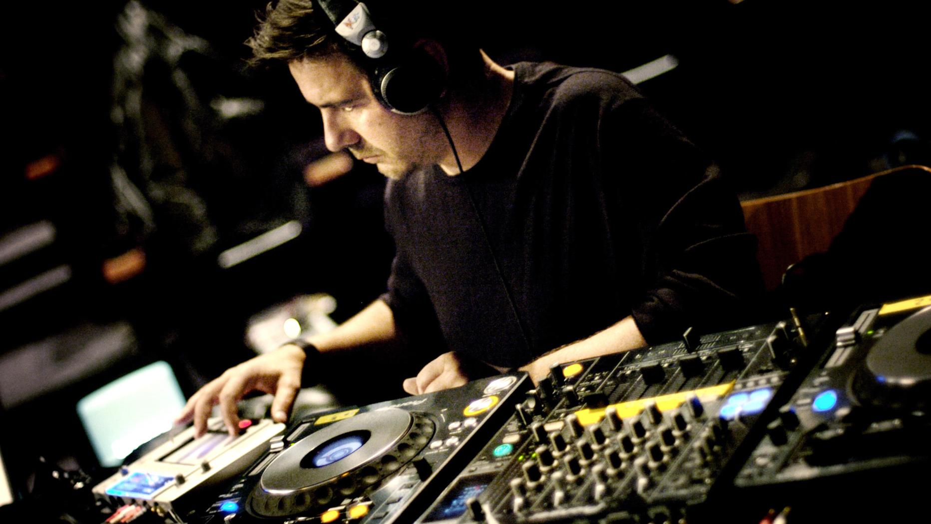 Hunderte Techno-Fans feierten in Tschechien trotz Corona