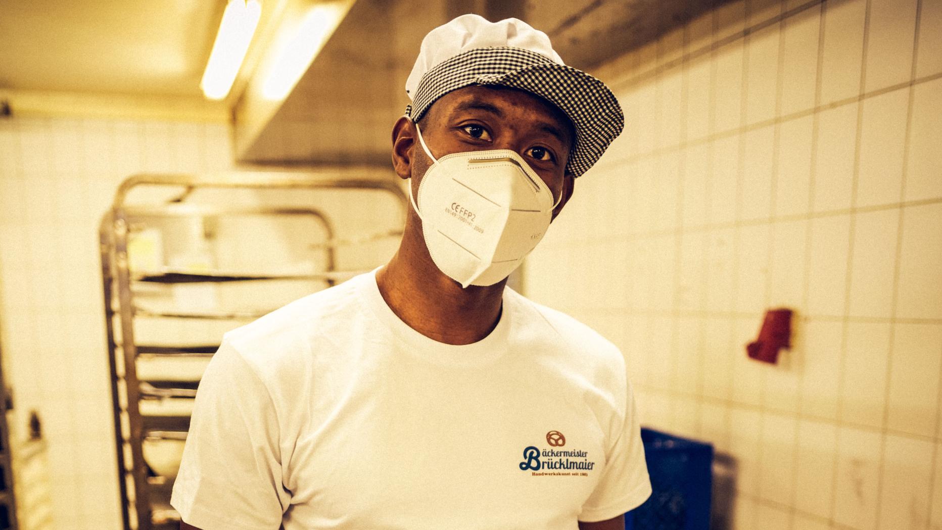 David Alaba spielt Christkindl: 120 Kilo Kekse für Kinder im Waisenhaus ...