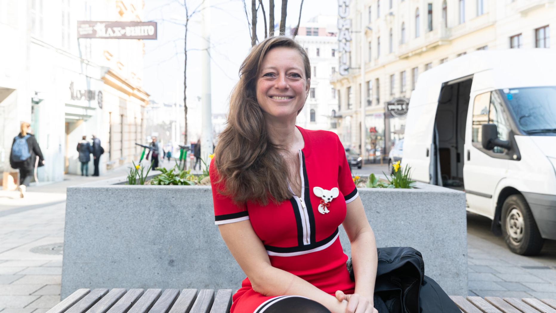 DJane Mel Merio hat einen afghanischen Flüchtlingsbuben bei sich ...