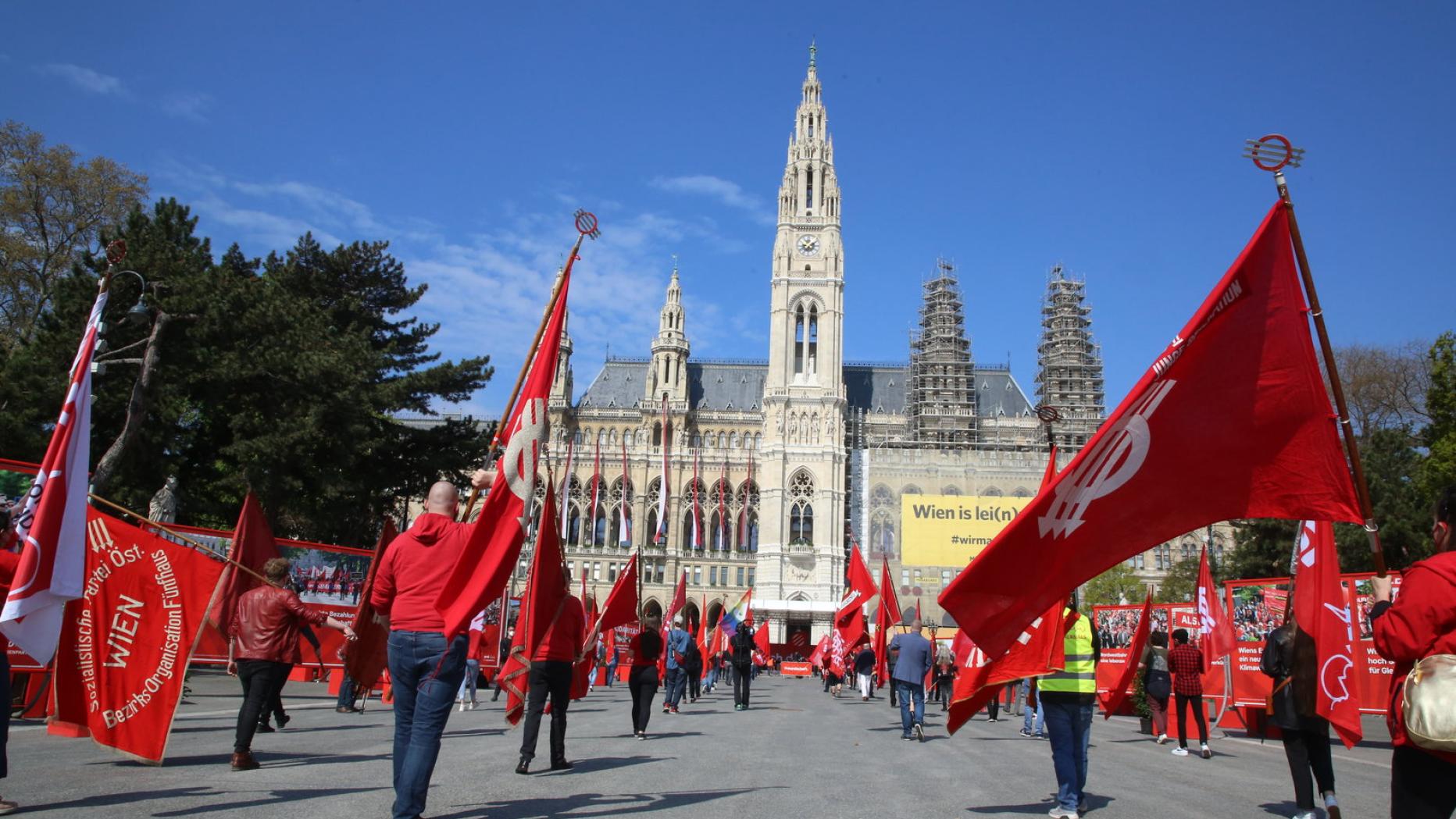 1. Mai am Wiener Rathausplatz: Ein Tag mit einem Promille | Kurier