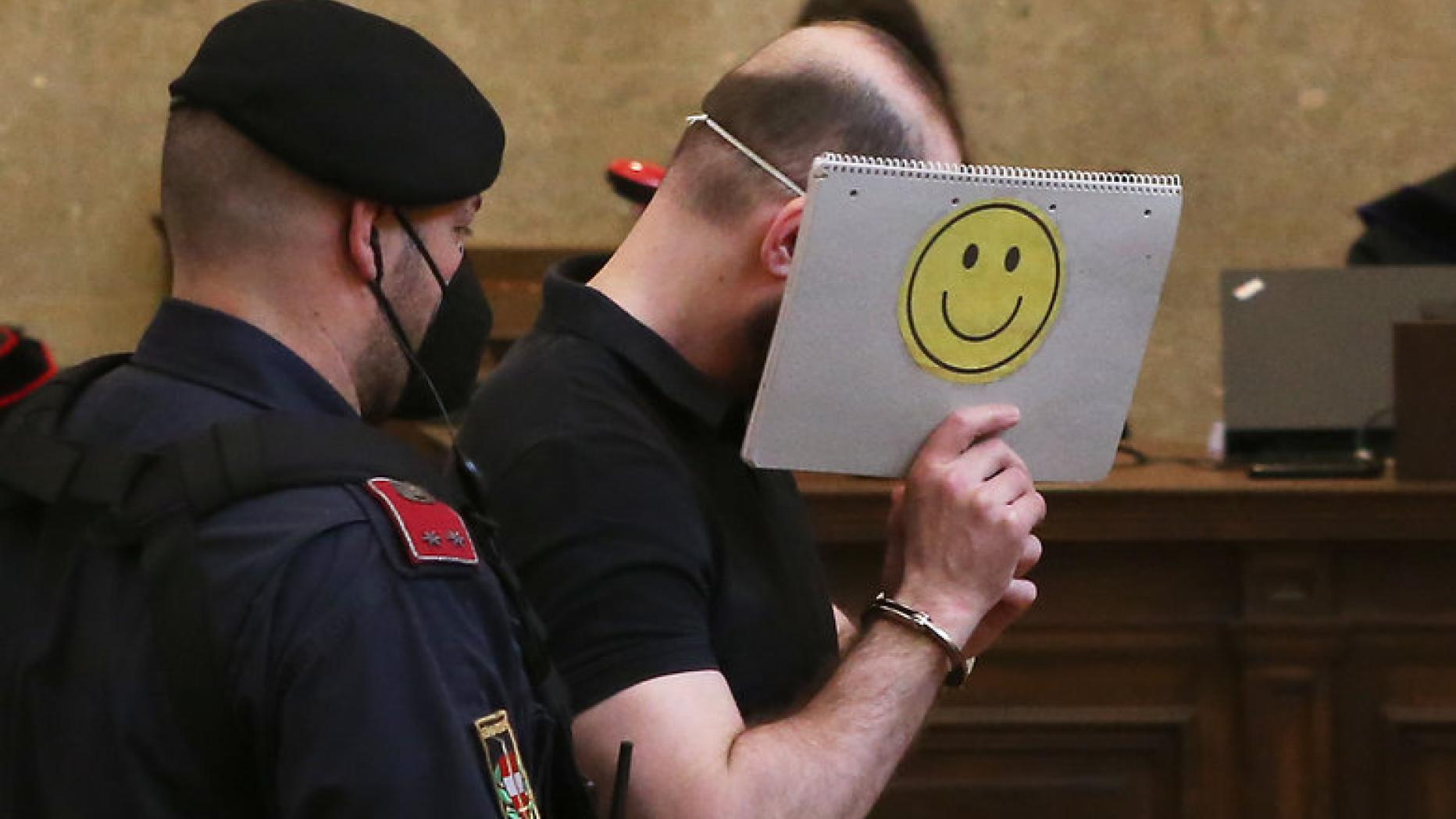 Prozess: Die angebliche Läuterung des Nazi-Rappers Mr. Bond | Kurier