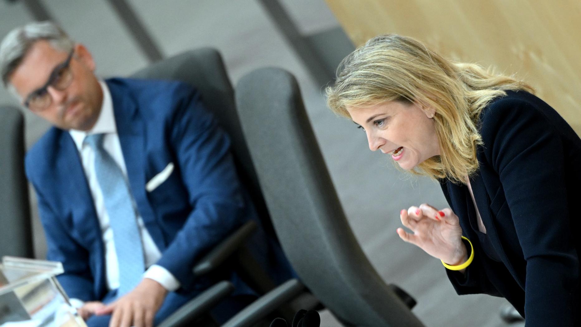 Beate Meinl-Reisinger: "Wir müssen über den Winter kommen" | Kurier