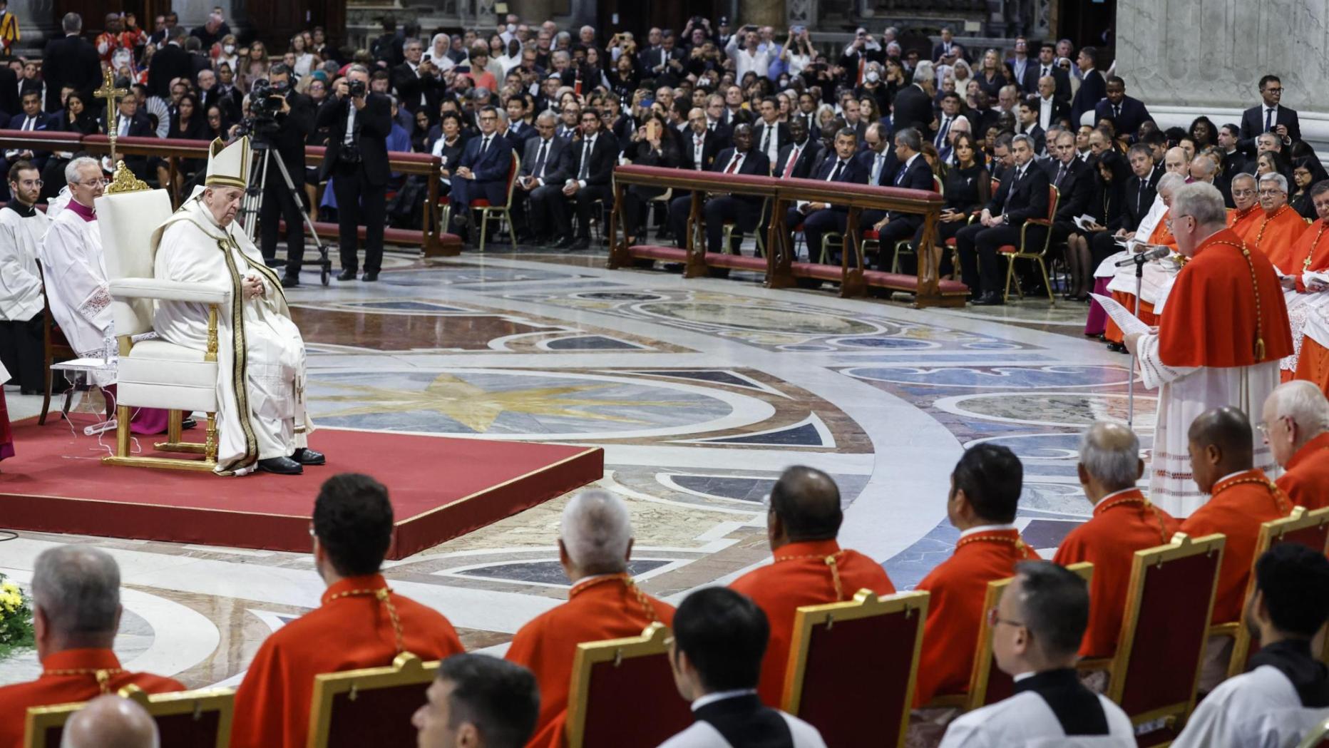 Papst kreierte 20 neue Kardinäle und ordnete zwei Heiligsprechungen an ...