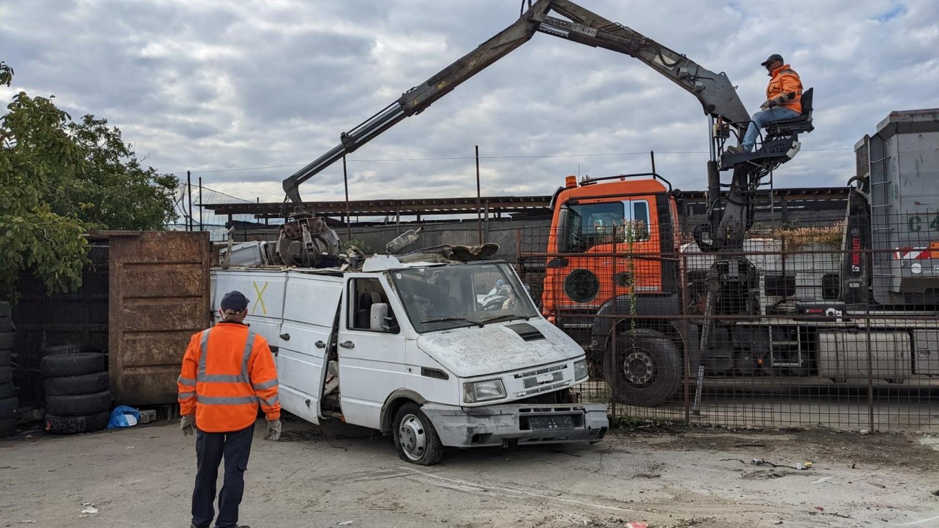 Schlag gegen illegalen Handel mit Altautos | Kurier