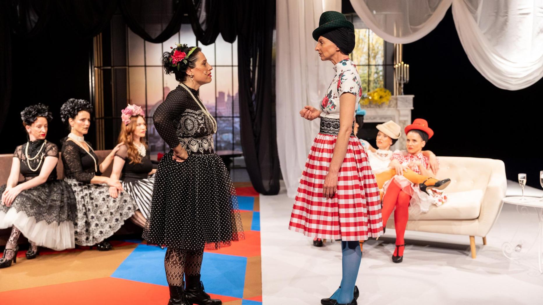 Toxic Dreams und Rabtaldirndln: Hausfrauen im Zickenkrieg | Kurier