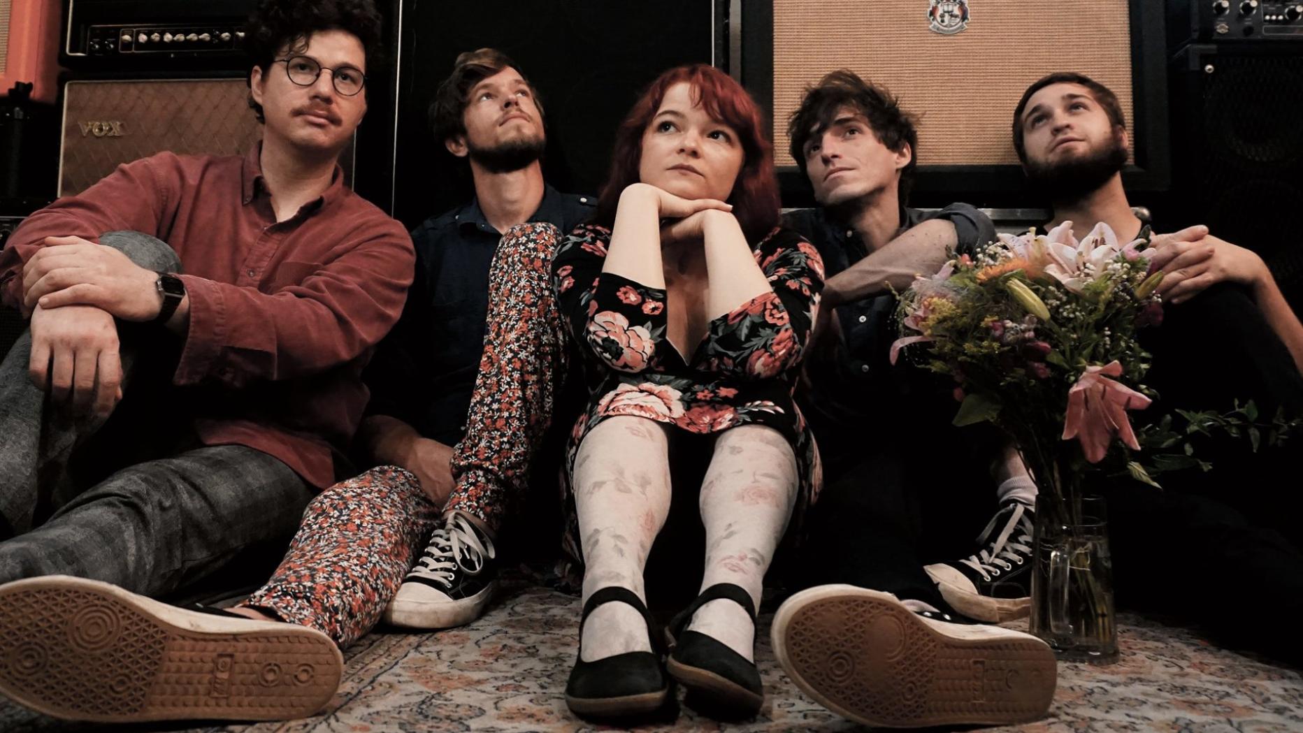 Neue Band: In Lea’s Apartment treffen sich Musik und Kunst | Kurier