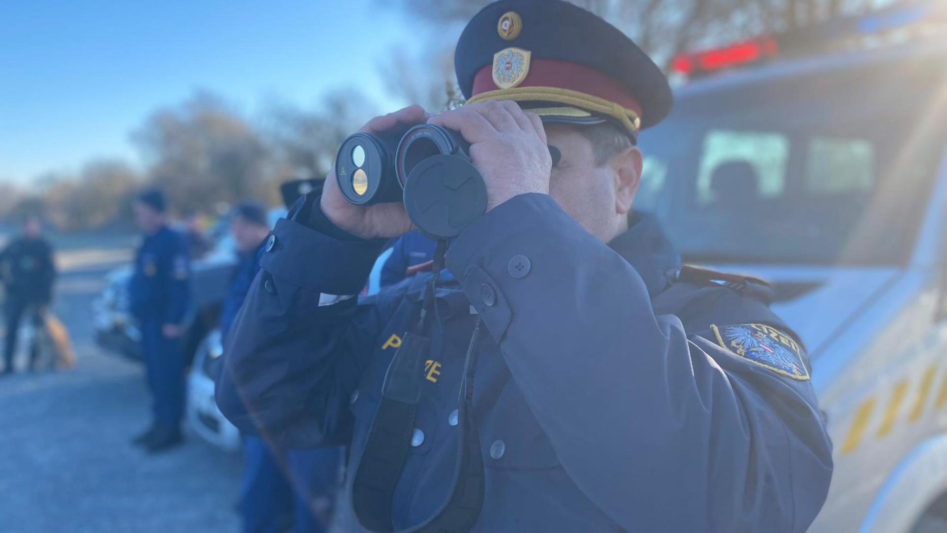 Einsatz an der Grenze: Karner will "auf Asylbremse steigen" | Kurier