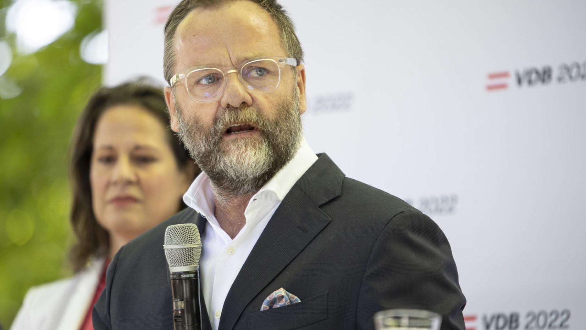 Tritt Sepp Schellhorn bei der Nationalratswahl für die Neos an? | Kurier